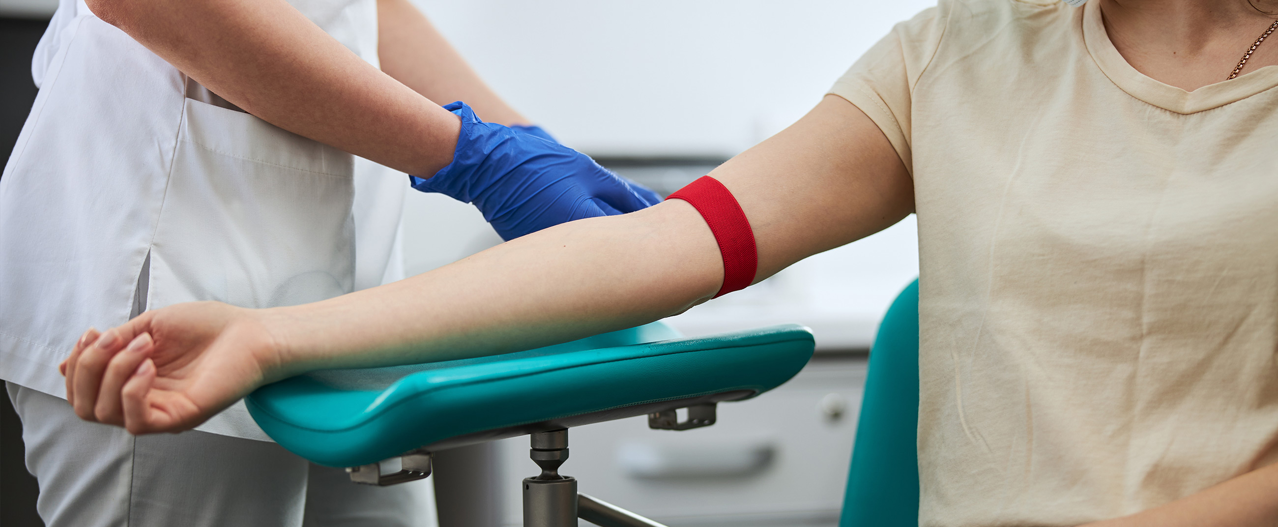 How to become a phlebotomist